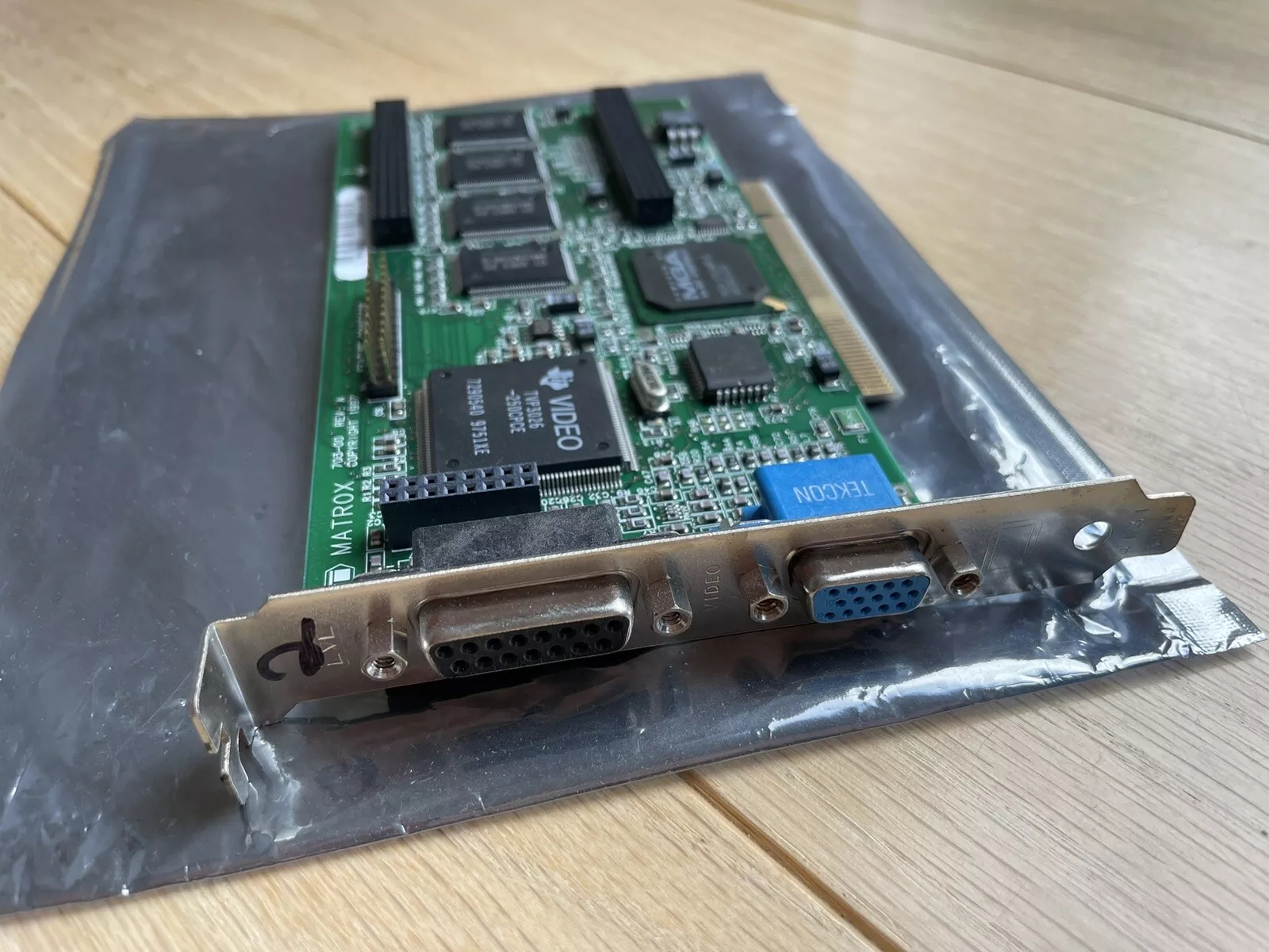 DOS Days - Matrox MGA Millennium II (1997)